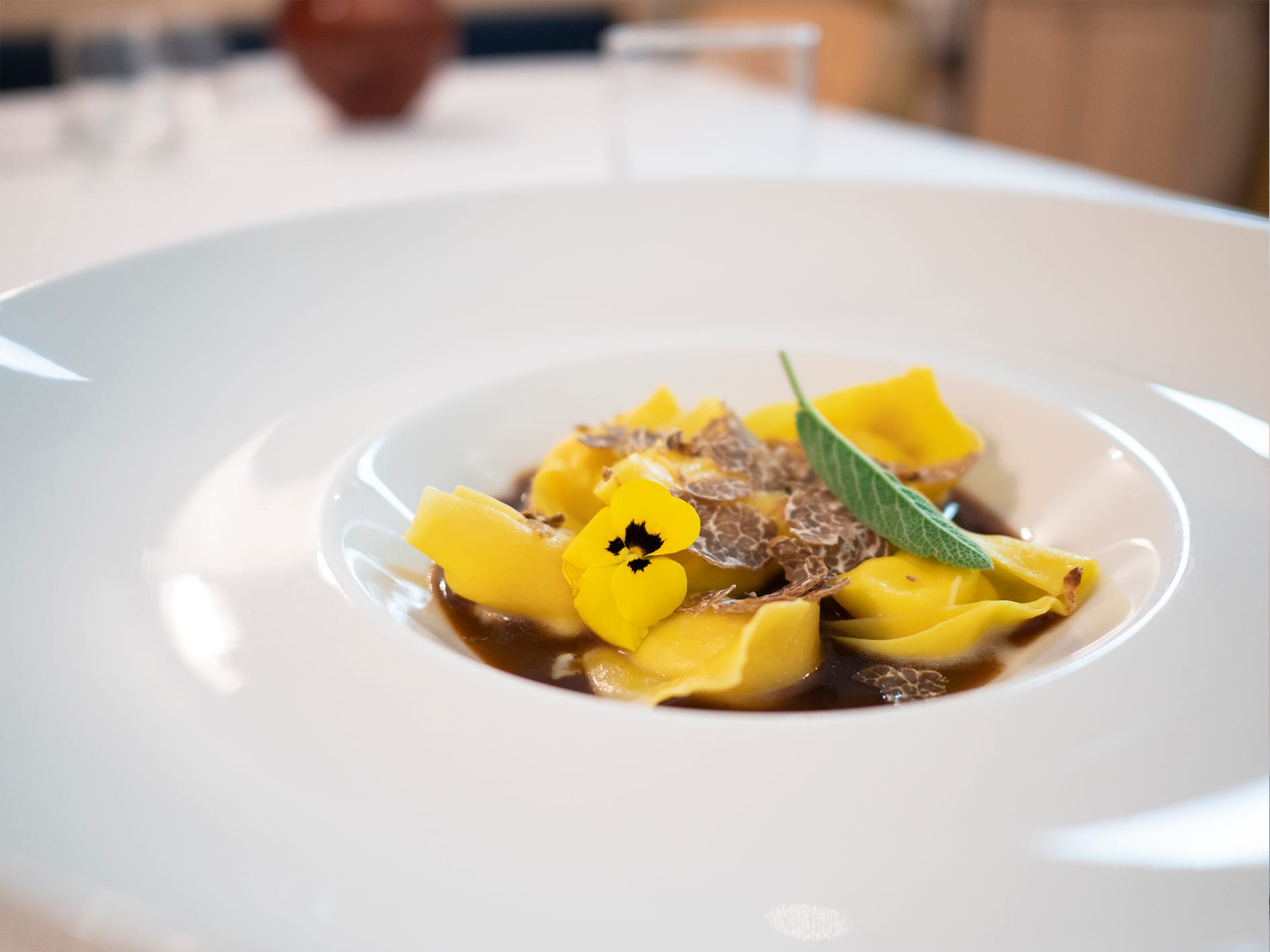 Tortelli ai porcini con gamberi, latte di cocco e limone - Innesti ...